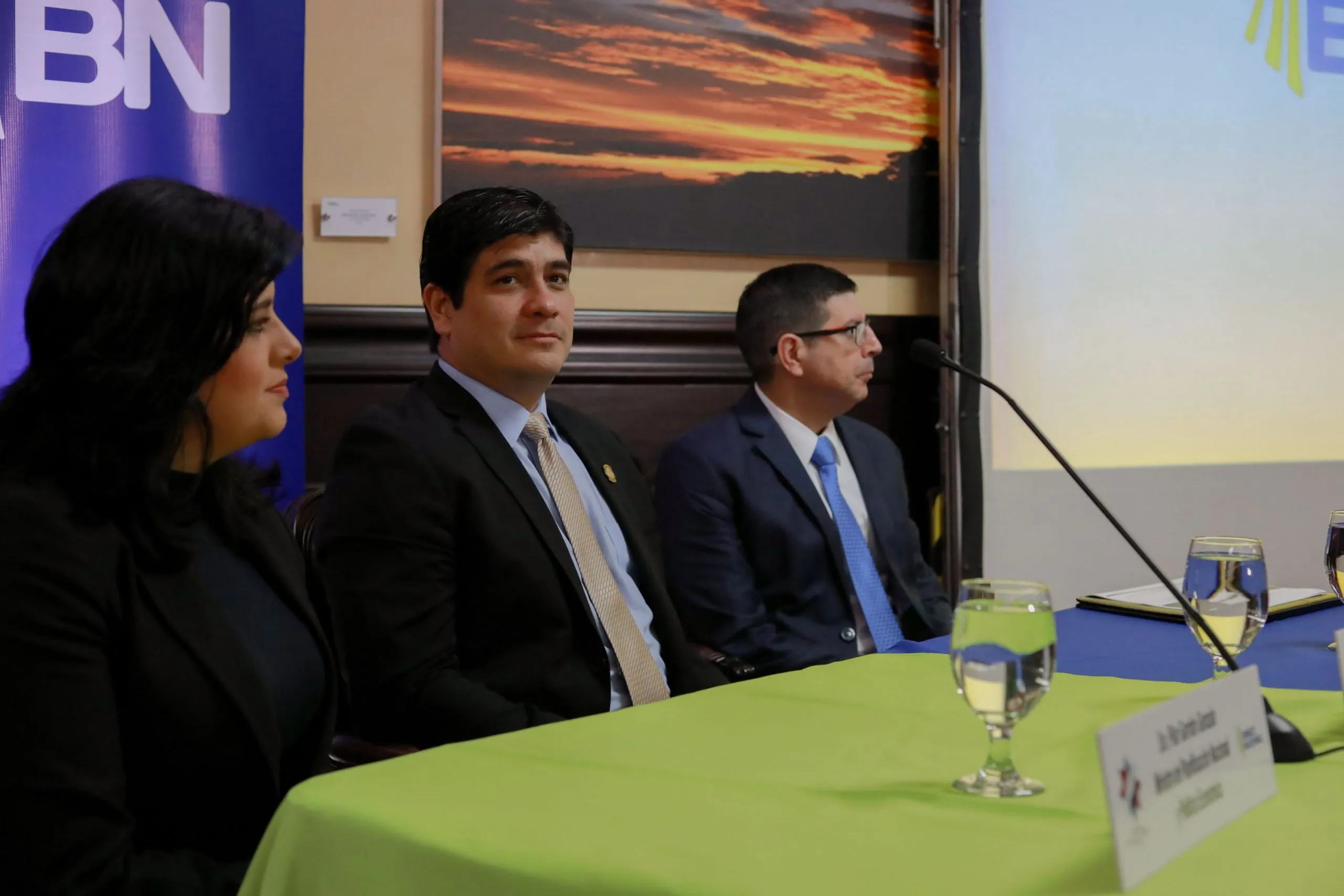 Crédito de salvamento para personas altamente endeudadas - El Sol de ...